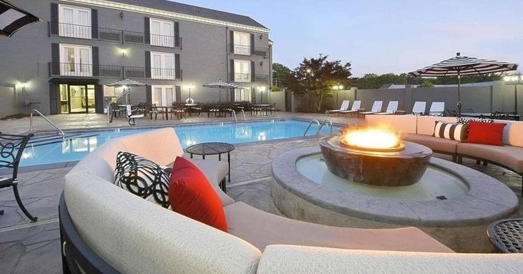 Top Little Rock Hotel Pools Perfect For Summer Fun | Little Rock, AR